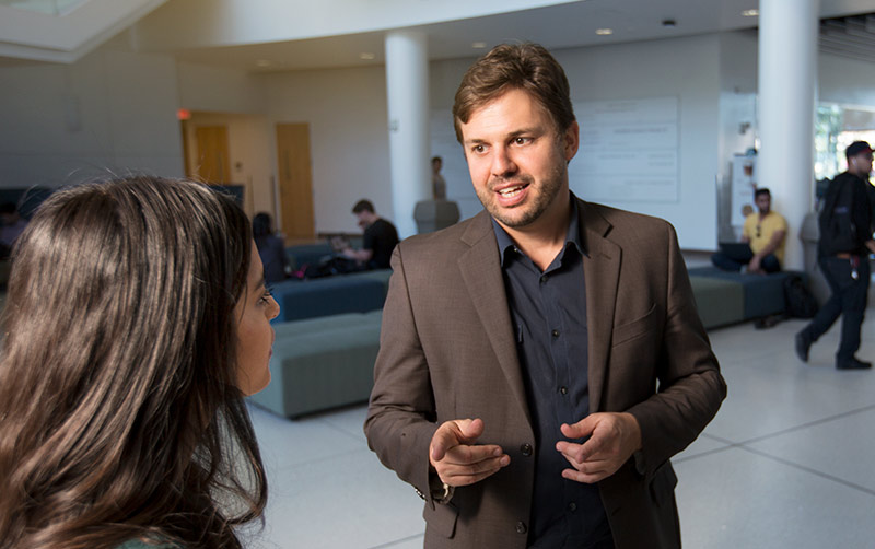 Educator Reveals the Importance of the ‘Hidden Curriculum’ | CSUF News