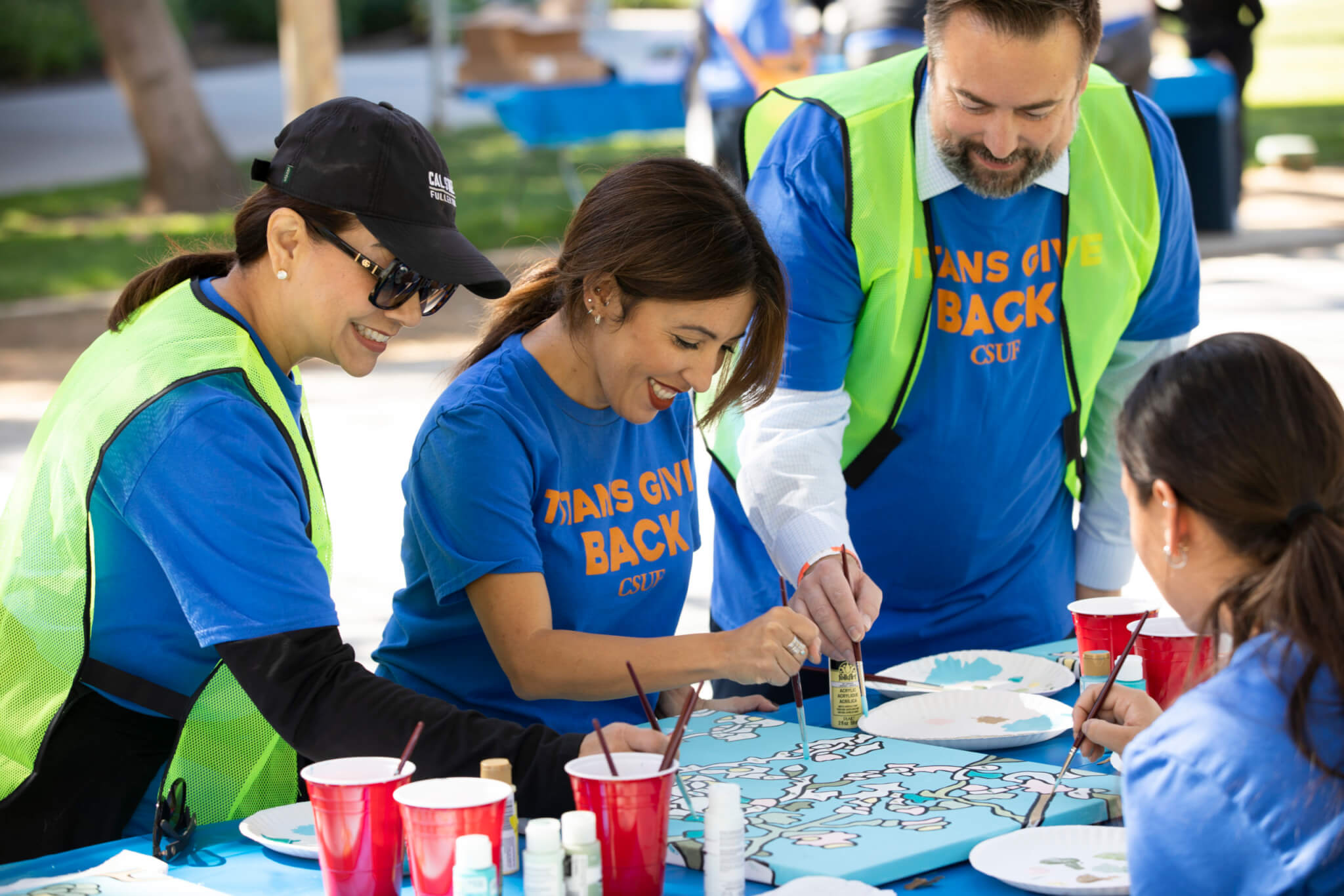 More Than 500 Titans Volunteer for Fall Day of Service | CSUF News