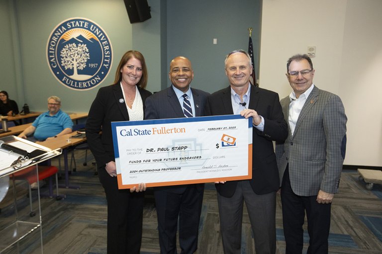 Rats, Cats and Prairie Dogs: Outstanding Professor Unravels Wildlife ...